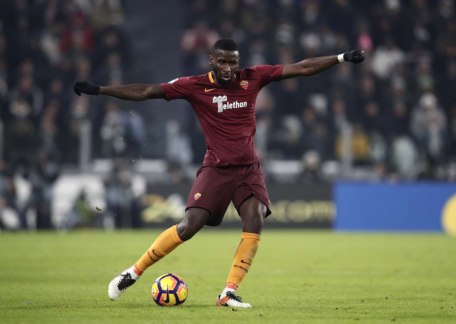 Rudiger risponde alle domande dei tifosi: "La cosa preferita di Roma ...