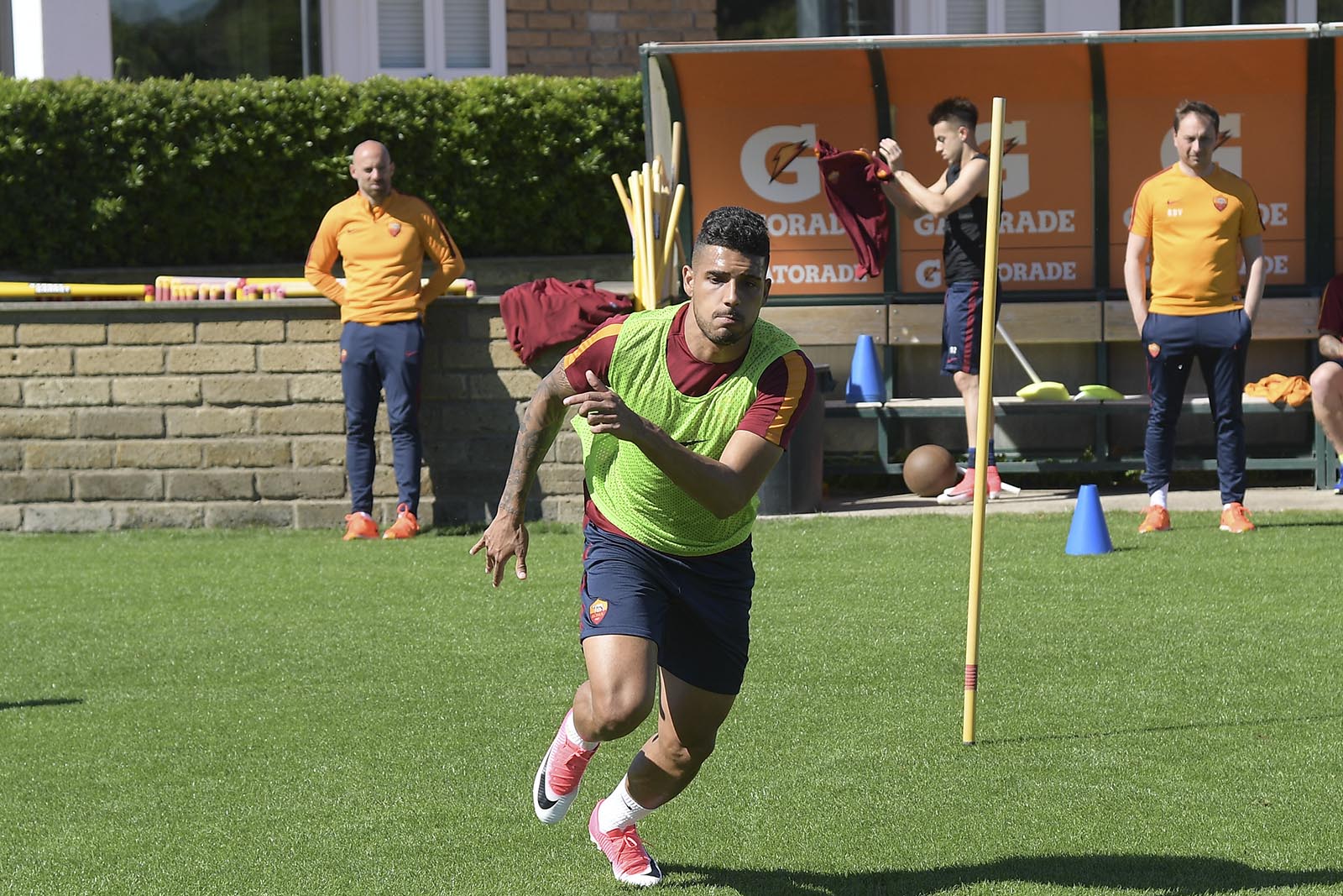 Obbligo di svolta a destra. La Roma si fida di Emerson | Pagine Romaniste