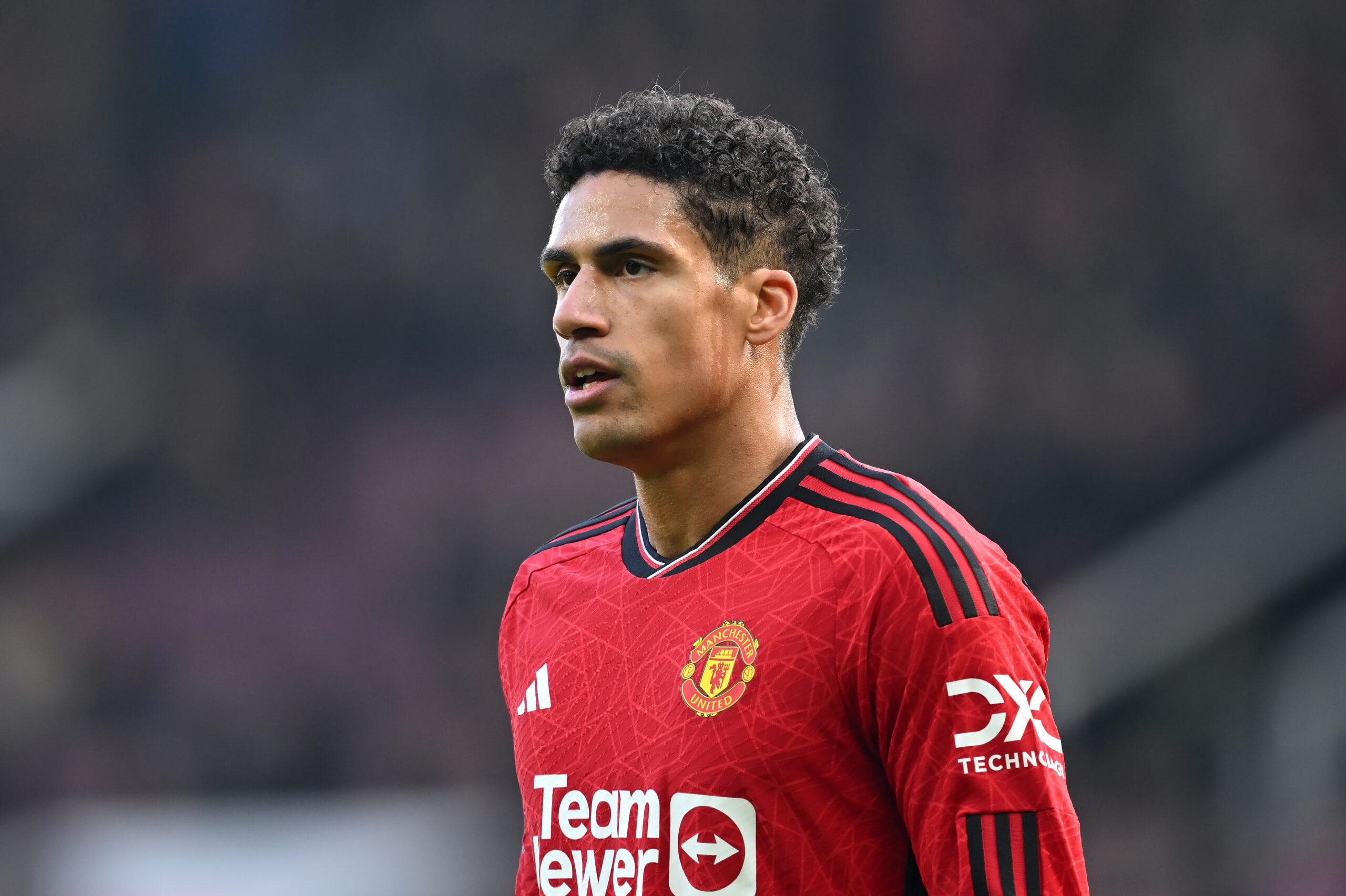 Mercato, Varane è in Italia: Como più avanti ma c'è anche la Roma ... Mercato, Varane è in Italia: Como più avanti ma c'è anche la Roma ...